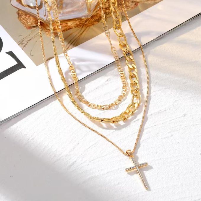 Fashion Collier pendentif croisé doré trois rangs avec